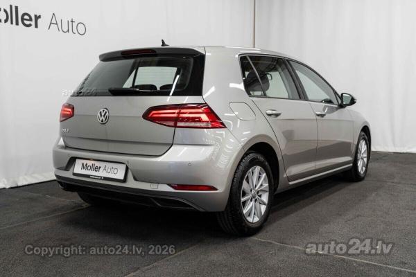 Volkswagen Golf 2017 in Tallinn on AUTOMOTO.COM.LV Volkswagen Golf 2017 in Tallinn, with an engine capacity of 1.40 L and mileage of 120 thousand km for 9990 €, photo 5 on AUTOMOTO.COM.LV