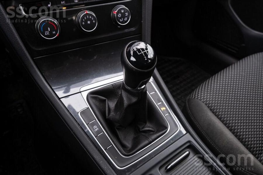 Volkswagen Golf 2019 in Riga, with an engine capacity of 1.50 L and mileage of 131 thousand km for 10850 €, photo 13 on AUTOMOTO.COM.LV