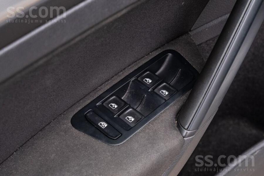 Volkswagen Golf 2019 in Riga, with an engine capacity of 1.50 L and mileage of 131 thousand km for 10850 €, photo 15 on AUTOMOTO.COM.LV