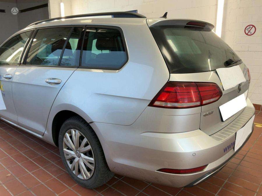 Volkswagen Golf 2020 in Vilnius, with an engine capacity of 1.60 L and mileage of 162 thousand km for 11979 €, photo 4 on AUTOMOTO.COM.LV