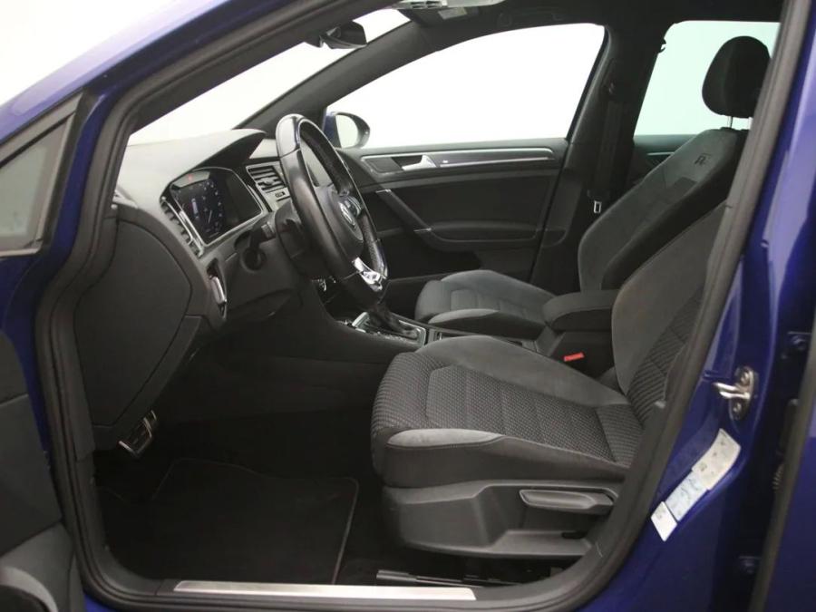 Volkswagen Golf 2020 in Vilnius, with an engine capacity of 1.50 L and mileage of 216 thousand km for 12899 €, photo 4 on AUTOMOTO.COM.LV