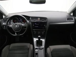 Volkswagen Golf 2020 in Vilnius, with an engine capacity of 1.50 L and mileage of 219 thousand km for 10199 €, photo 3 on AUTOMOTO.COM.LV