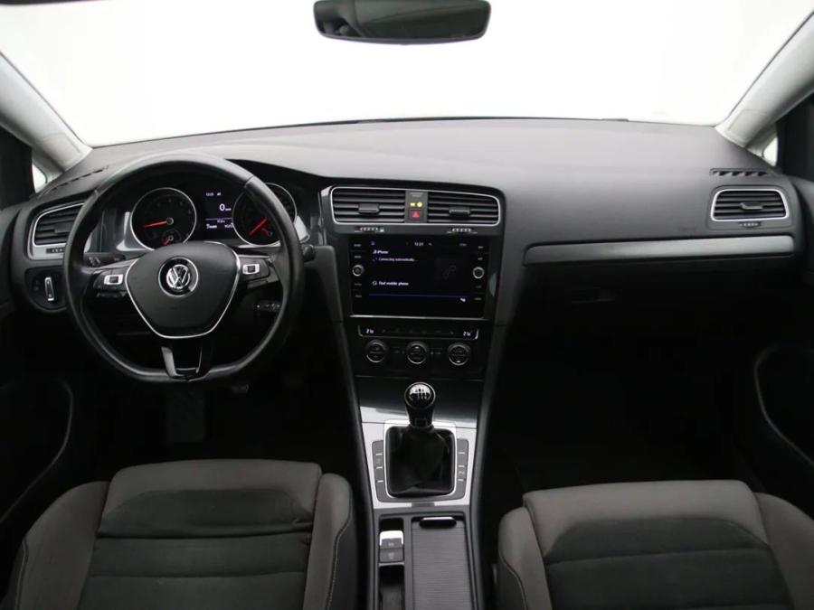 Volkswagen Golf 2020 in Vilnius, with an engine capacity of 1.50 L and mileage of 219 thousand km for 10199 €, photo 3 on AUTOMOTO.COM.LV