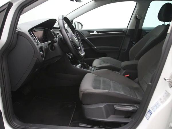 Volkswagen Golf 2020 in Vilnius, with an engine capacity of 1.50 L and mileage of 178 thousand km for 13199 €, photo 4 on AUTOMOTO.COM.LV