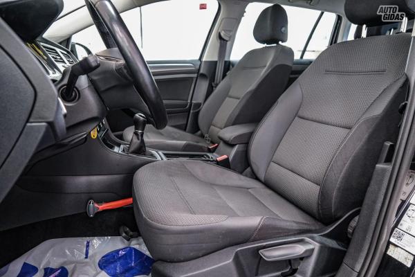 Volkswagen Golf 2020 in Kaunas, with an engine capacity of 1.00 L and mileage of 194 thousand km for 9490 €, photo 6 on AUTOMOTO.COM.LV