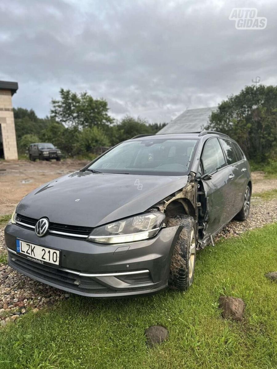 Volkswagen Golf 2020 in Vilnius, with an engine capacity of 2.00 L and mileage of 296 thousand km for 4300 €, photo 6 on AUTOMOTO.COM.LV