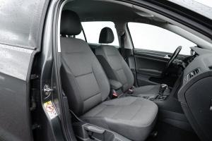 Volkswagen Golf 2020 in Riga, with an engine capacity of 1.50 L and mileage of 147 thousand km for 12900 €, photo 8 on AUTOMOTO.COM.LV
