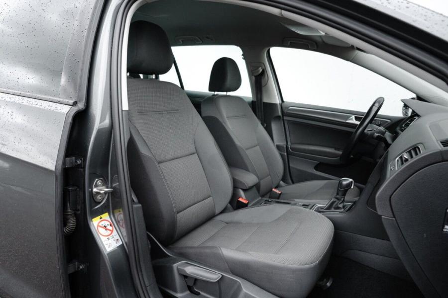 Volkswagen Golf 2020 in Riga, with an engine capacity of 1.50 L and mileage of 147 thousand km for 12900 €, photo 8 on AUTOMOTO.COM.LV
