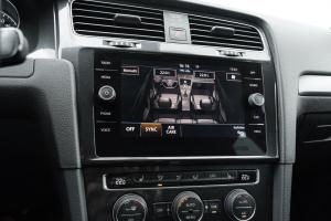 Volkswagen Golf 2020 in Riga, with an engine capacity of 1.50 L and mileage of 147 thousand km for 12900 €, photo 20 on AUTOMOTO.COM.LV