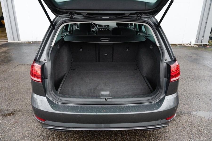 Volkswagen Golf 2020 in Riga, with an engine capacity of 1.50 L and mileage of 147 thousand km for 12900 €, photo 22 on AUTOMOTO.COM.LV