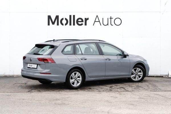Volkswagen Golf 2022 in Riga, with an engine capacity of 1.50 L and mileage of 135 thousand km for 15850 €, photo 3 on AUTOMOTO.COM.LV