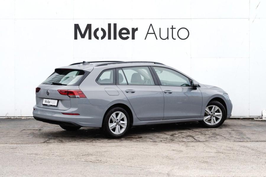 Volkswagen Golf 2022 in Riga, with an engine capacity of 1.50 L and mileage of 135 thousand km for 15850 €, photo 4 on AUTOMOTO.COM.LV