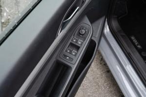Volkswagen Golf 2022 in Riga, with an engine capacity of 1.50 L and mileage of 135 thousand km for 15850 €, photo 9 on AUTOMOTO.COM.LV