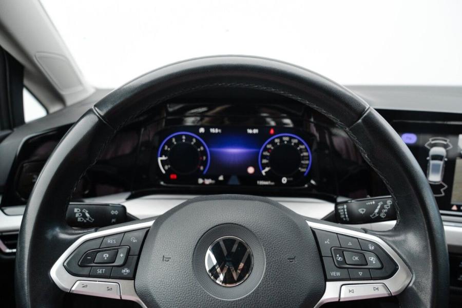 Volkswagen Golf 2022 in Riga, with an engine capacity of 1.50 L and mileage of 135 thousand km for 15850 €, photo 13 on AUTOMOTO.COM.LV