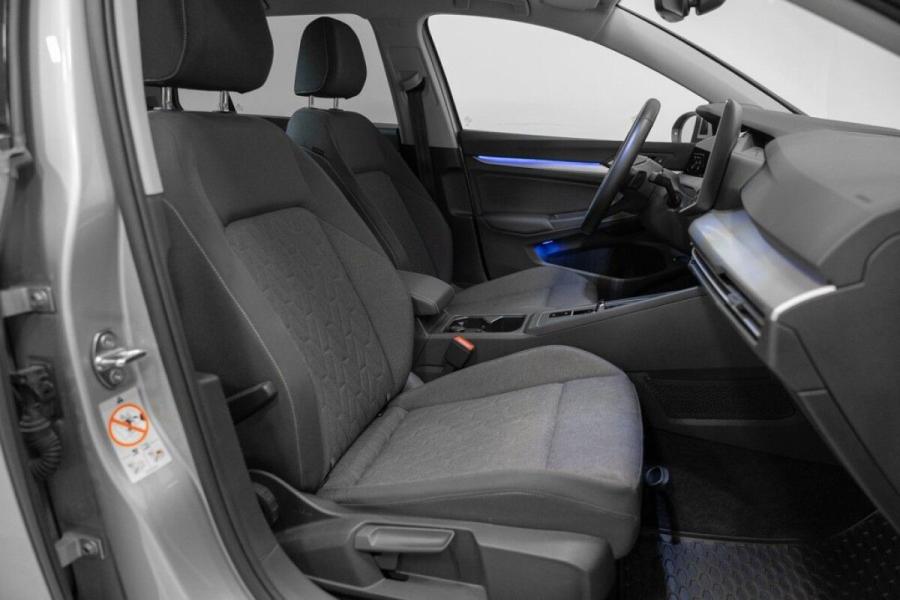 Volkswagen Golf 2025 Viļņa, ar dzinēja tilpumu 1.50 L un nobraukumu 25 tūkst. km par 23500 €, foto 10 vietnē AUTOMOTO.COM.LV