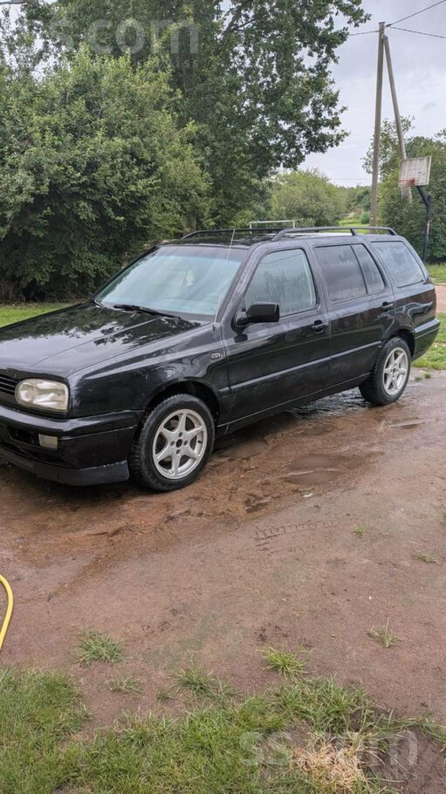Black Volkswagen golf-variant 1996 in Riga, with an engine capacity of 1.90 L and mileage of 459 thousand km for 790 €, photo 1 on AUTOMOTO.COM.LV
