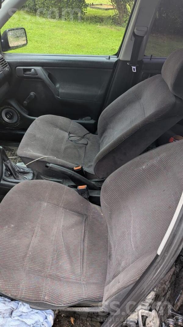 Black Volkswagen golf-variant 1996 in Riga, with an engine capacity of 1.90 L and mileage of 459 thousand km for 790 €, photo 5 on AUTOMOTO.COM.LV
