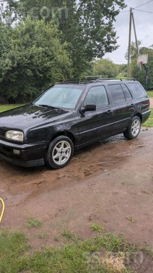 Melns Volkswagen golf-variant 1996 Rīga, ar dzinēja tilpumu 1.90 L un nobraukumu 459 tūkst. km par 650 €, foto  vietnē AUTOMOTO.COM.LV