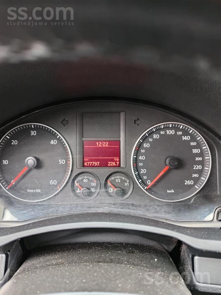 Black Volkswagen golf-variant 2008 in Talsi, with an engine capacity of 2.00 L and mileage of 478 thousand km for 1100 €, photo 7 on AUTOMOTO.COM.LV