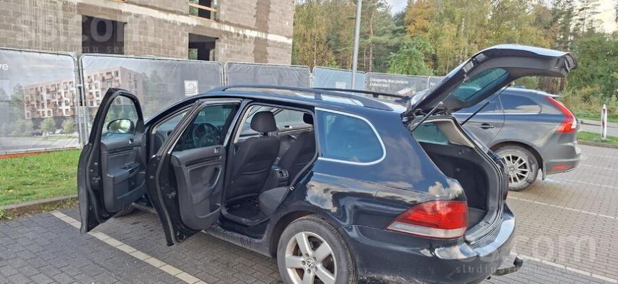 Melns Volkswagen golf-variant 2011 Liepāja, ar dzinēja tilpumu 2.00 L un nobraukumu 360 tūkst. km par 1600 €, foto 5 vietnē AUTOMOTO.COM.LV