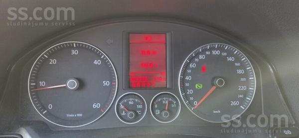Blue Volkswagen golf-variant 2008 in Valka, with an engine capacity of 1.90 L and mileage of 297 thousand km for 800 €, photo 4 on AUTOMOTO.COM.LV