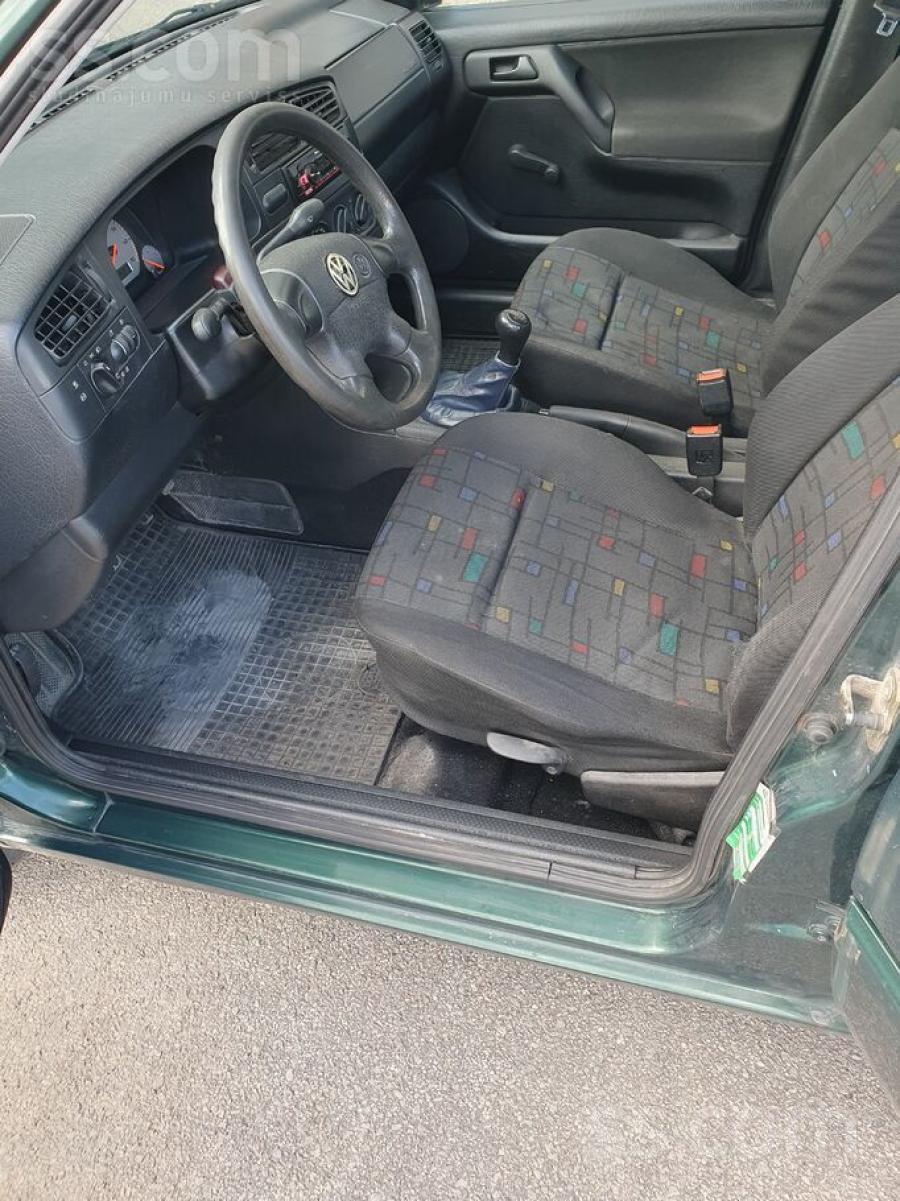 Zaļš Volkswagen golf-variant 1999 Rīga, ar dzinēja tilpumu 1.80 L un nobraukumu 300 tūkst. km par 1250 €, foto 7 vietnē AUTOMOTO.COM.LV