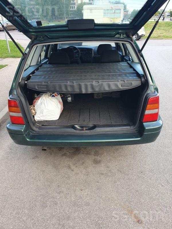 Zaļš Volkswagen golf-variant 1999 Rīga, ar dzinēja tilpumu 1.80 L un nobraukumu 300 tūkst. km par 1250 €, foto 4 vietnē AUTOMOTO.COM.LV
