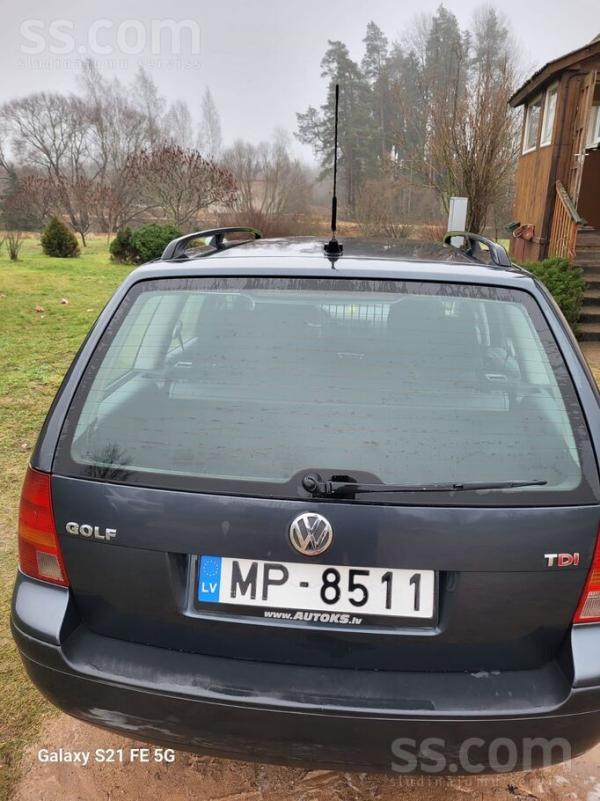 Pelēks Volkswagen golf-variant 2001 Valka, ar dzinēja tilpumu 1.90 L un nobraukumu 417 tūkst. km par 1900 €, foto 3 vietnē AUTOMOTO.COM.LV