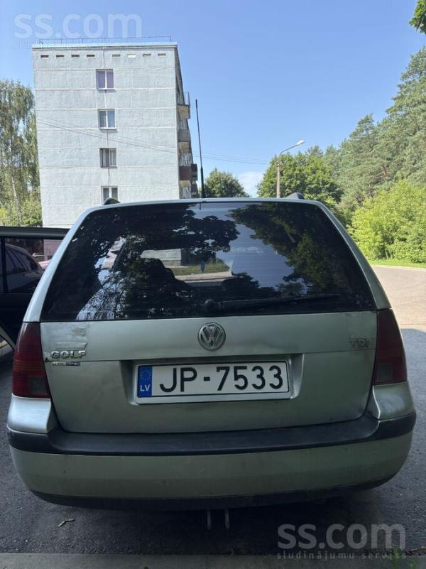 Pelēks Volkswagen golf-variant 2001 Daugavpils, ar dzinēja tilpumu 1.90 L un nobraukumu 496 tūkst. km par 500 €, foto 4 vietnē AUTOMOTO.COM.LV