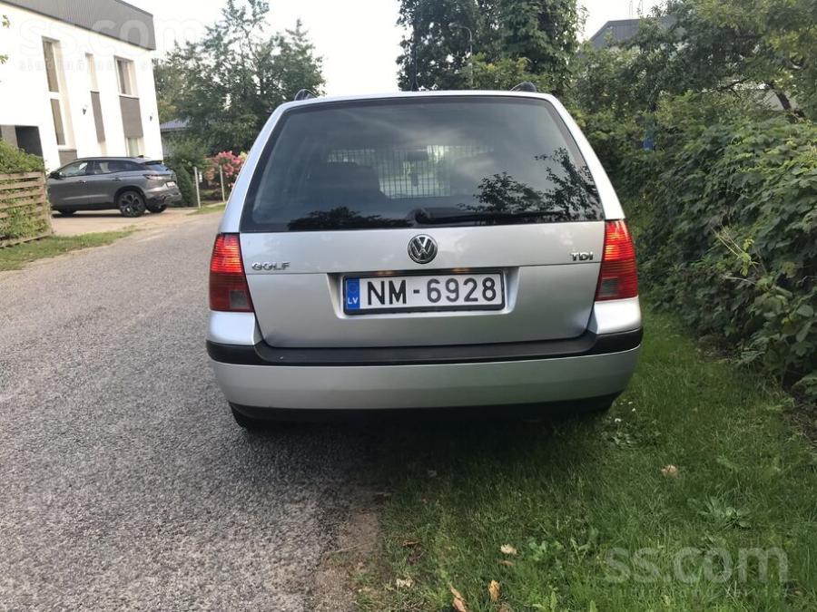 Pelēks Volkswagen golf-variant 2001 Valmiera, ar dzinēja tilpumu 1.90 L un nobraukumu 303 tūkst. km par 1650 €, foto 5 vietnē AUTOMOTO.COM.LV