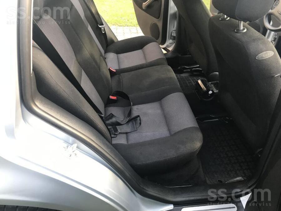Pelēks Volkswagen golf-variant 2001 Valmiera, ar dzinēja tilpumu 1.90 L un nobraukumu 303 tūkst. km par 1650 €, foto 24 vietnē AUTOMOTO.COM.LV