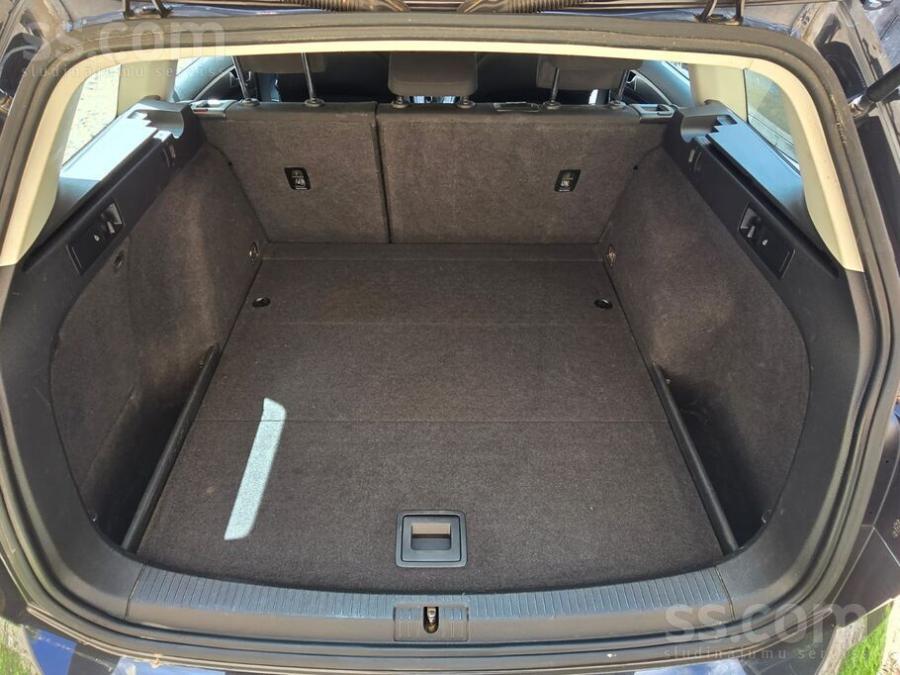 Pelēks Volkswagen golf-variant 2019 Rīga, ar dzinēja tilpumu 1.50 L un nobraukumu 114 tūkst. km par 10000 €, foto 1 vietnē AUTOMOTO.COM.LV