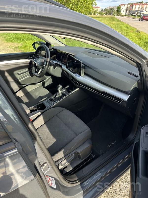 Grey Volkswagen golf-variant 2021 in Riga, with an engine capacity of 1.50 L and mileage of 193 thousand km for 12800 €, photo 8 on AUTOMOTO.COM.LV
