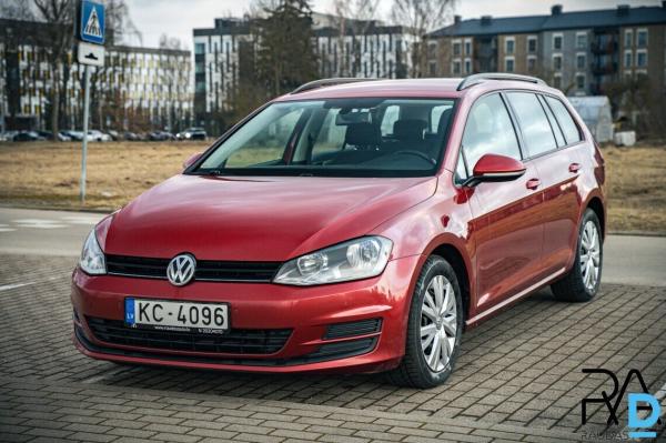 Red Volkswagen golf-variant 2015 in Riga, with an engine capacity of 1.60 L and mileage of 297 thousand km for 4990 €, photo 1 on AUTOMOTO.COM.LV