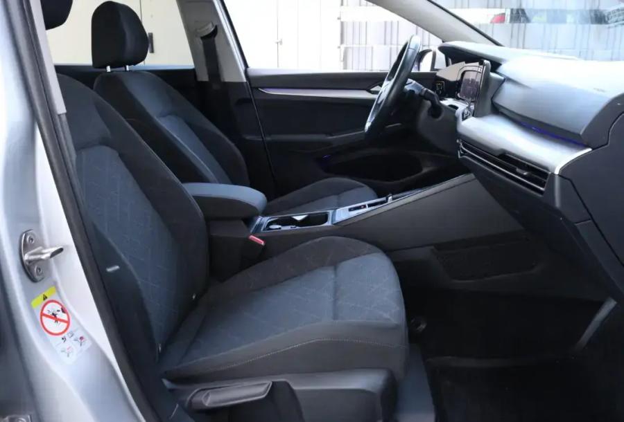 Volkswagen golf-variant 2022 Rīga, ar dzinēja tilpumu 1.50 L un nobraukumu 141 tūkst. km par 14200 €, foto 11 vietnē AUTOMOTO.COM.LV
