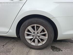 White Volkswagen golf-variant 2016 in Riga, with an engine capacity of 1.40 L and mileage of 150 thousand km for 9500 €, photo 6 on AUTOMOTO.COM.LV