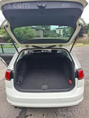 White Volkswagen golf-variant 2016 in Riga, with an engine capacity of 1.40 L and mileage of 150 thousand km for 9500 €, photo 10 on AUTOMOTO.COM.LV