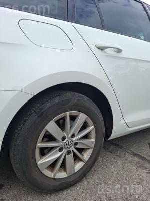 White Volkswagen golf-variant 2016 in Riga, with an engine capacity of 1.40 L and mileage of 150 thousand km for 9500 €, photo 14 on AUTOMOTO.COM.LV