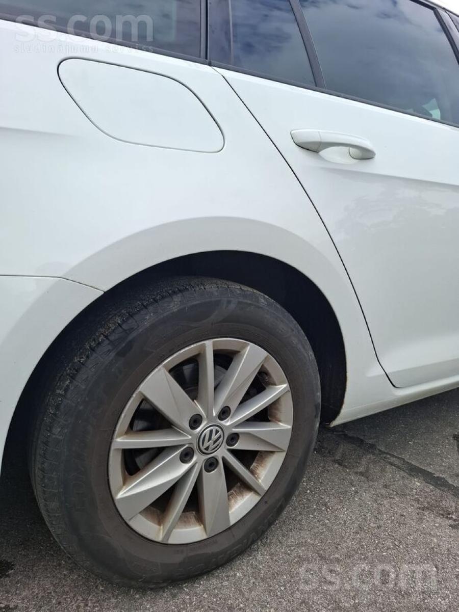 White Volkswagen golf-variant 2016 in Riga, with an engine capacity of 1.40 L and mileage of 150 thousand km for 9500 €, photo 14 on AUTOMOTO.COM.LV