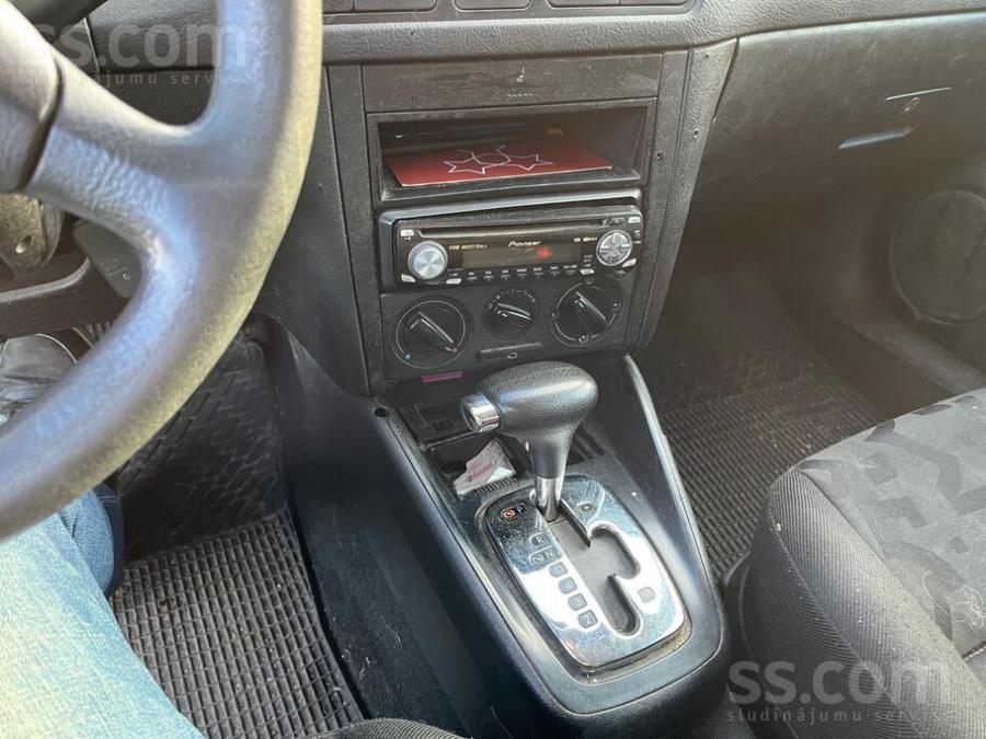 Yellow Volkswagen golf-variant 2002 in Riga, with an engine capacity of 1.90 L and mileage of 408 thousand km for 550 €, photo 7 on AUTOMOTO.COM.LV