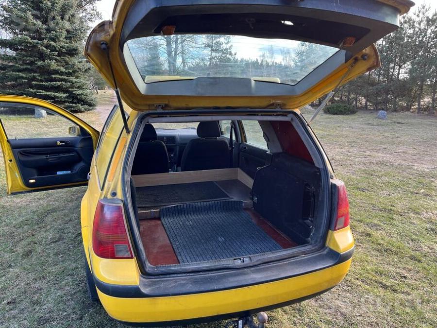Yellow Volkswagen golf-variant 2002 in Riga, with an engine capacity of 1.90 L and mileage of 408 thousand km for 550 €, photo 8 on AUTOMOTO.COM.LV