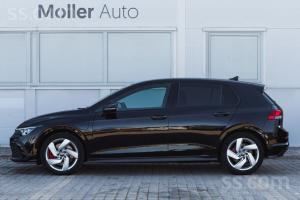 Black Volkswagen Golf VIII 2021 in Ventspils, with an engine capacity of 1.40 L and mileage of 100 thousand km for 21700 €, photo 3 on AUTOMOTO.COM.LV