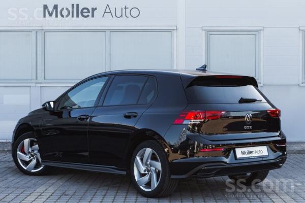 Black Volkswagen Golf VIII 2021 in Ventspils, with an engine capacity of 1.40 L and mileage of 100 thousand km for 21700 €, photo 3 on AUTOMOTO.COM.LV