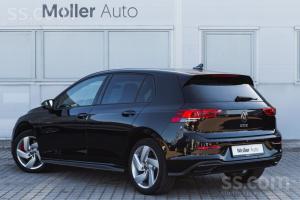 Black Volkswagen Golf VIII 2021 in Ventspils, with an engine capacity of 1.40 L and mileage of 100 thousand km for 21700 €, photo 4 on AUTOMOTO.COM.LV