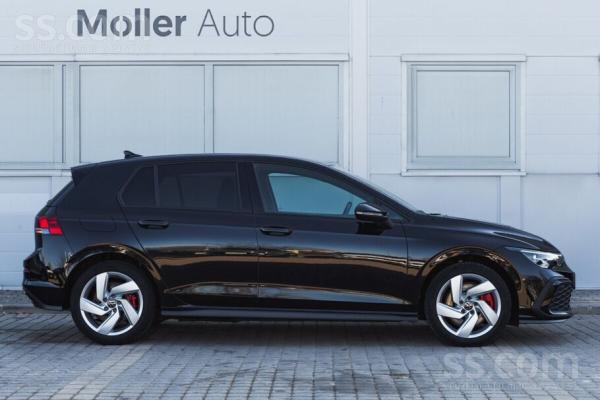Black Volkswagen Golf VIII 2021 in Ventspils, with an engine capacity of 1.40 L and mileage of 100 thousand km for 21700 €, photo 6 on AUTOMOTO.COM.LV