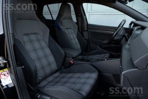 Black Volkswagen Golf VIII 2021 in Ventspils, with an engine capacity of 1.40 L and mileage of 100 thousand km for 21700 €, photo 15 on AUTOMOTO.COM.LV
