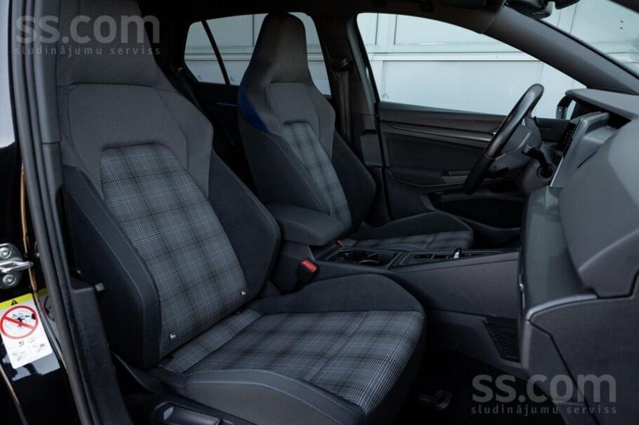 Black Volkswagen Golf VIII 2021 in Ventspils, with an engine capacity of 1.40 L and mileage of 100 thousand km for 21700 €, photo 15 on AUTOMOTO.COM.LV