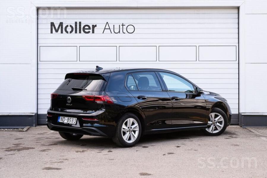 Melns Volkswagen Golf VIII 2022 Rīga, ar dzinēja tilpumu 1.00 L un nobraukumu 133 tūkst. km par 14600 €, foto 4 vietnē AUTOMOTO.COM.LV