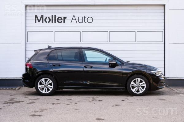 Melns Volkswagen Golf VIII 2022 Rīga, ar dzinēja tilpumu 1.00 L un nobraukumu 133 tūkst. km par 14600 €, foto 5 vietnē AUTOMOTO.COM.LV