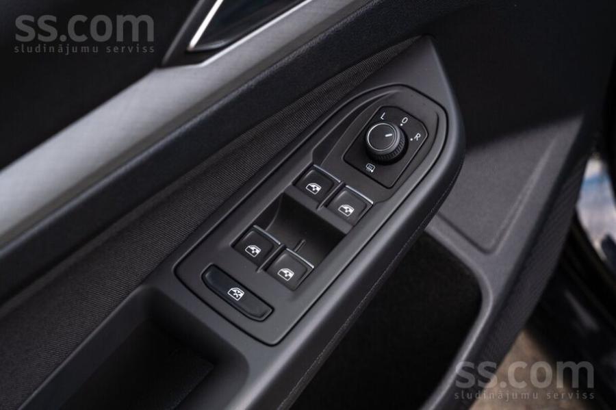 Melns Volkswagen Golf VIII 2022 Rīga, ar dzinēja tilpumu 1.00 L un nobraukumu 133 tūkst. km par 14600 €, foto 19 vietnē AUTOMOTO.COM.LV